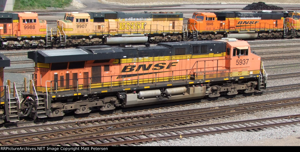 BNSF 5937